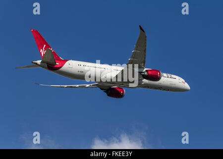Virgin Atlantic Boeing 787-9 Dreamliner jet aircraft with red tail fin ...