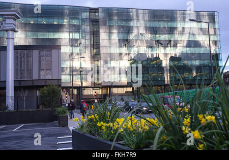 The Guardian and Observer building, Kings Place, Londons Kings Cross ...