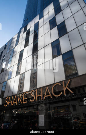 Shake Shack, Times Square, NYC Stock Photo - Alamy