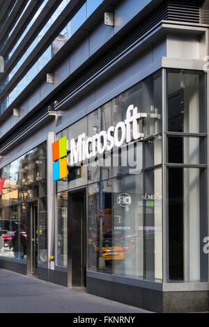 Microsoft, 11 Times Square, New York, NYC storefront photo of a ...