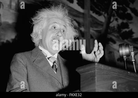 Albert Einstein speaking Stock Photo - Alamy