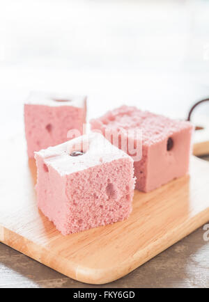 Steamed cake on wooden plate Stock Photo - Alamy
