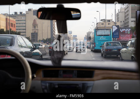 Egypt Cairo downtown rush hour trafic congestion urban sprawl Stock ...