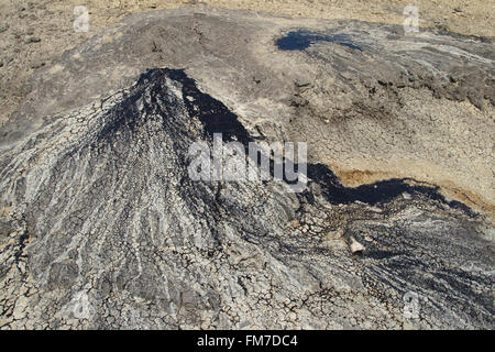 Natural petroleum seep and deposits of bitumen, north of Baku ...