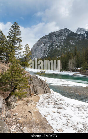 Surprise corner in Banff national park with hoodoos rock formation and ...