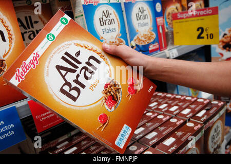 Kellogg's All-Bran Cereal Stock Photo - Alamy
