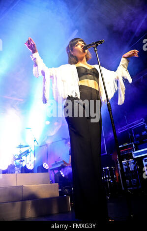 Foxes Performing at the Plug Sheffield Stock Photo - Alamy