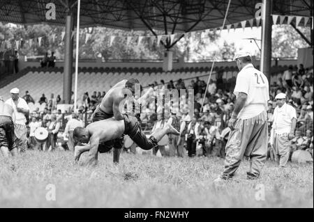 Wrestlers Turkish pehlivan at the competition in traditional Kirkpinar ...