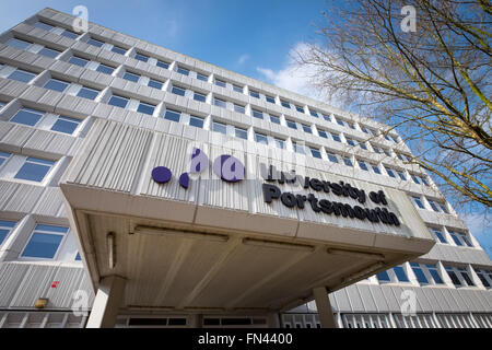 Entrance to Portsmouth University building Stock Photo - Alamy
