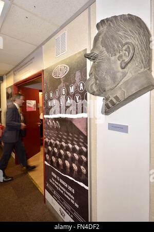 Polish codebreakers 'cracked Enigma before Alan Turing' Diplomats say ...