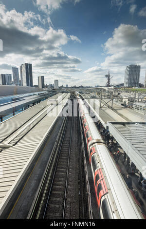 Underground train, Stratford underground station, Central Line, Tube ...