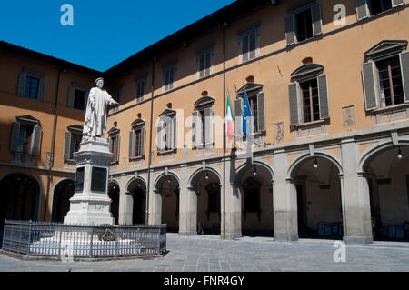 Statue of Francesco Di Marco Datini, the merchant of Prato eponymous ...