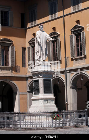 the statue of Francesco Di Marco Datini, made by Antonio Garella in ...