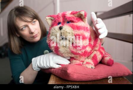 Bagpuss 1974 kids tv character puppet toy Stock Photo - Alamy