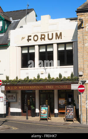 Art Deco Forum Cinema Hexham (Wetherspoons) facade, Market Place ...