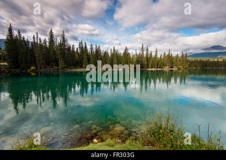 Lac Beauvert, Lac Beaufort, Beauvert Lake, Jasper National Park ...