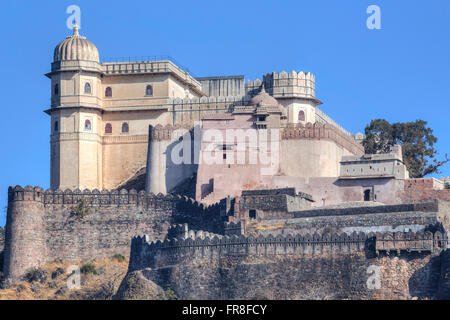 India, Rajasthan, Rajsamand, Kumbhalgarh Fort, fortified walls at Ram ...