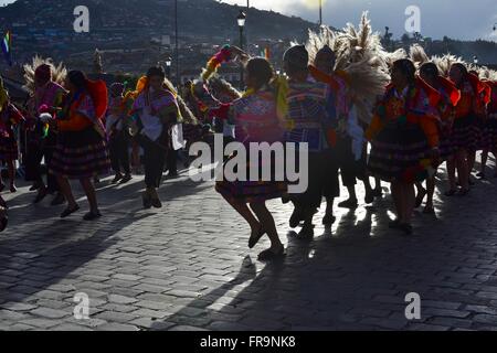 Traditional Inca Dancers in costume, Inca terraces of Moray, Cusco ...