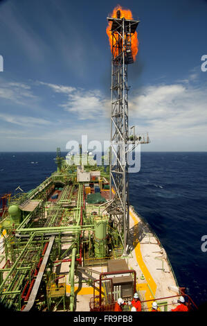 Oil production platform in the Tupi field in the pre-salt Stock Photo ...
