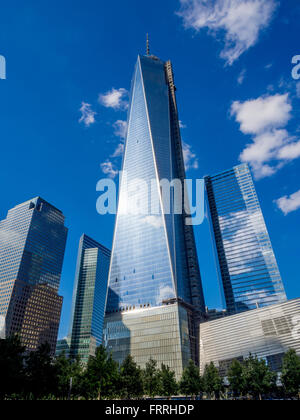 New York, One World Trade Center meets the sky Stock Photo - Alamy