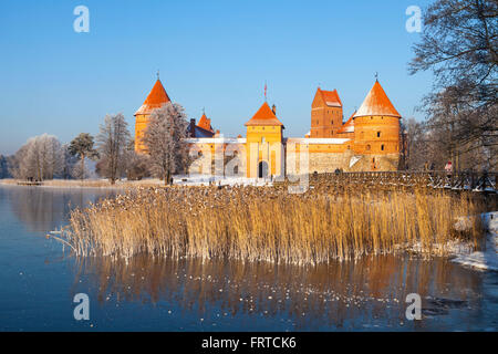 Trakai castle in winter with snow Stock Photo - Alamy