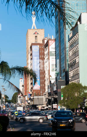 Looking east down Samora Machel Avenue, CBD, Harare, Zimbabwe Stock ...