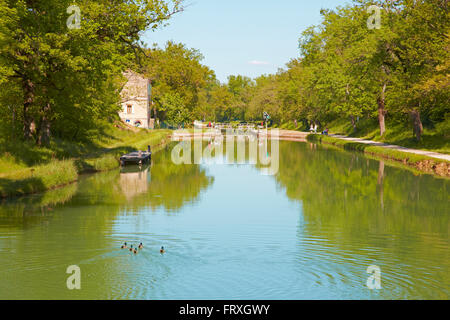 France, Tarn et Garonne, Montech sloping waterway, boat lift on the ...