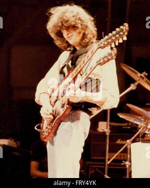 JIMMY PAGE ,Led Zeppelin A.R.M.S. Benefit at Madison Square Garden in ...