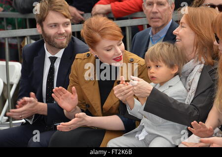 Bryce Dallas Howard and Seth Gabel attending the ceremony honouring Ron Howard with his 2nd star ...