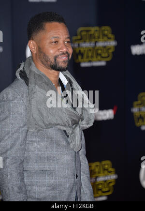 Cuba Gooding Jr. at the Star Wars The Force Awakens Premiere at the ...
