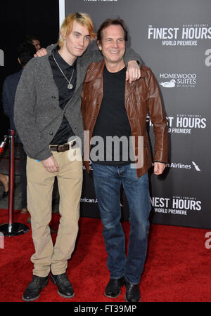 Bill Paxton & Son James Paxton Los Angeles Premiere of "Avatar" held at ...