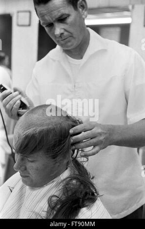 Vietnam Draft. Newly drafted soldiers at initial receving point in Fort ...
