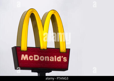 Mcdonald's sign logo Stock Photo - Alamy