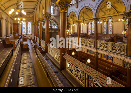 Historic synagogue on Middle Street in Brighton, East Sussex, England ...