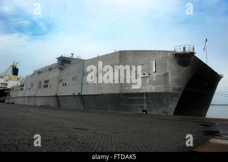 150325-N-RB579-075 TEMA, Ghana (March 25, 2015) The Military Sealift ...