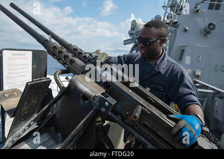 151001-N-TC720-095 MEDITERRANEAN SEA (Oct. 1, 2015) Gunner's Mate 3rd ...
