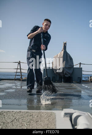 The USS Truxtun (DDG 103), an Arleigh Burke-class guided-missile ...