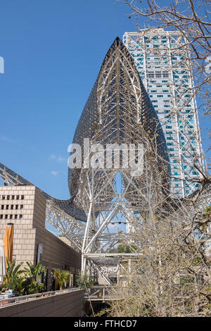 Peix D or by Gehry - Golden Fish sculpture in Barcelona Stock Photo - Alamy