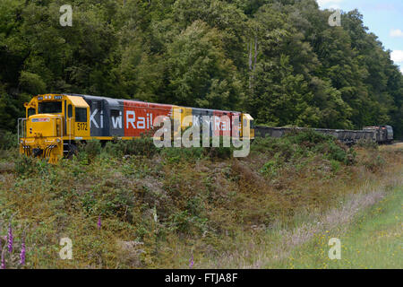REEFTON, NEW ZEALAND, DECEMBER 21, 2015: A Kiwi Rail DX class ...