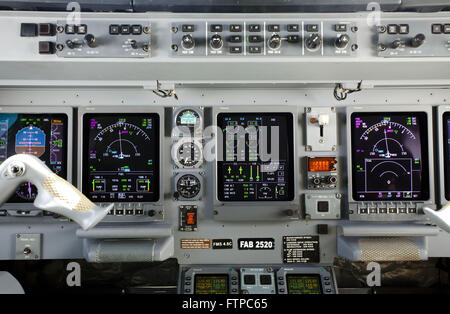 Cockpit Aircraft Embraer ERJ 145 C-99 FAB Forca Aerea Brasileira Stock ...