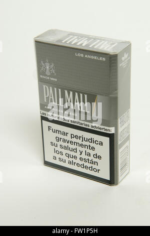 Pall Mall Cigarette Packet Stock Photo - Alamy