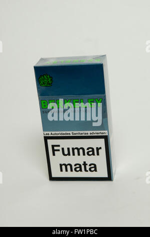 Berkeley Superkings Tobacco Cigarettes Stock Photo - Alamy