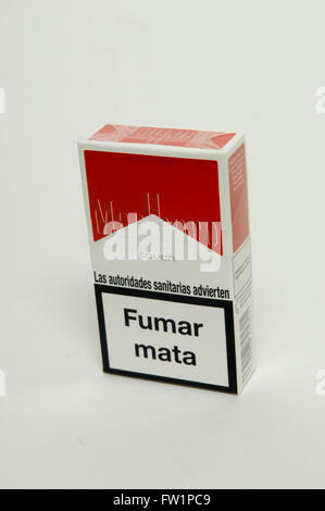 Marlboro Touch Packet of Tobacco Cigarettes Stock Photo - Alamy
