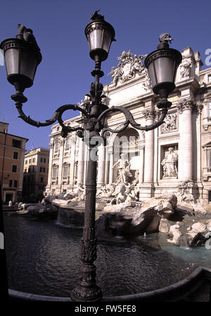 fontane di trevi Stock Photo - Alamy