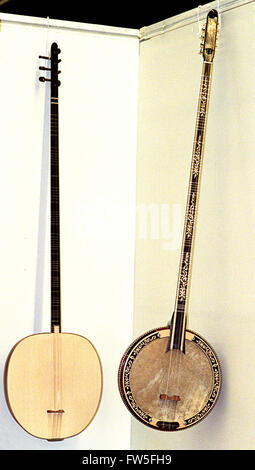 Yayli Tanbur - Turkish instrument spruce or goat skin soundboard ...