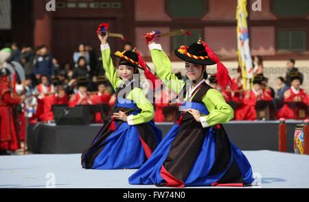 Performers wearing Joseon Dynasty traditional costume during the ...