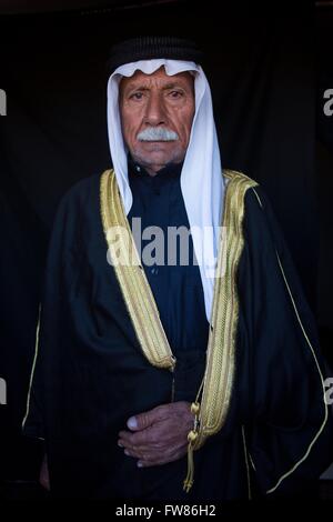 old refugee man in Arbat refugee camp in Northern Iraq Stock Photo - Alamy