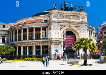 The Politeama Theatre, Teatro Politeama facade, Palermo, Sicily in ...