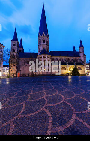 Bonner Munster at night. Bonn, North Rhine-Westphalia, Germany Stock ...