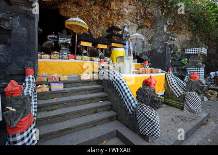 Altar, Goa Lawah Bat Temple, Bali, Indonesia Stock Photo - Alamy